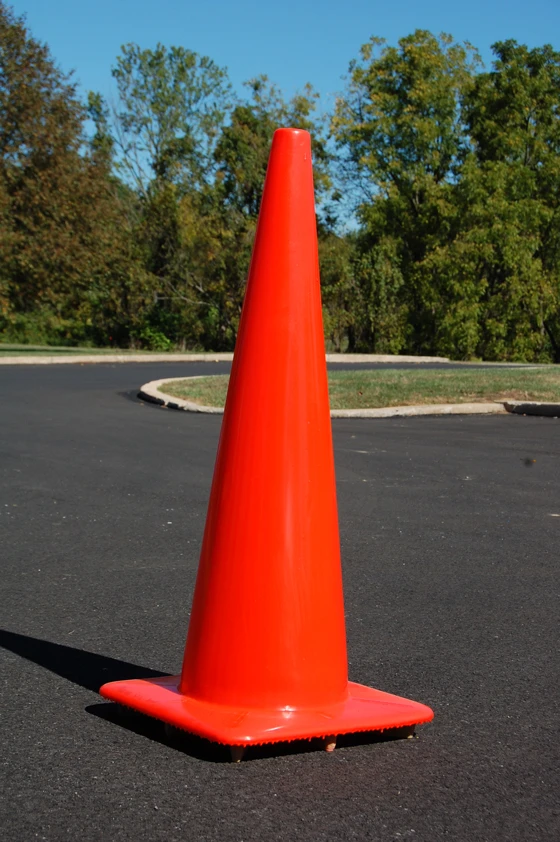 28 inch Orange SlimLine Light Weight Plastic Traffic Cones | C28LW ...